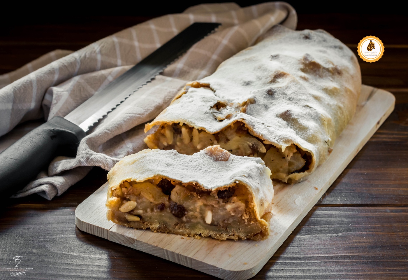 STRUDEL DI MELE TRADIZIONALE del Trentino Alto Adige STRUDEL DI MELE TRADIZIONALE del Trentino Alto Adige